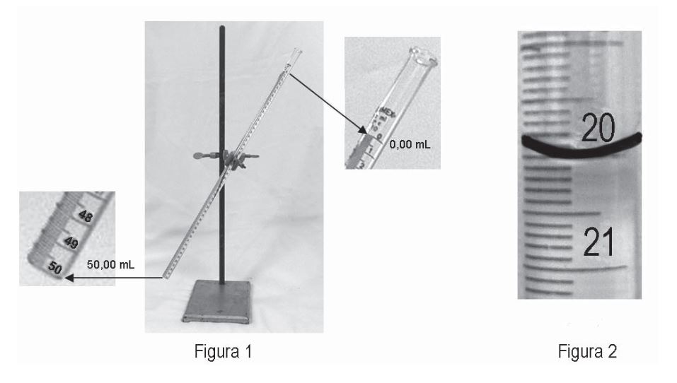 Um vidreiro, que produz equipamentos de vidro para laboratórios de uma ...